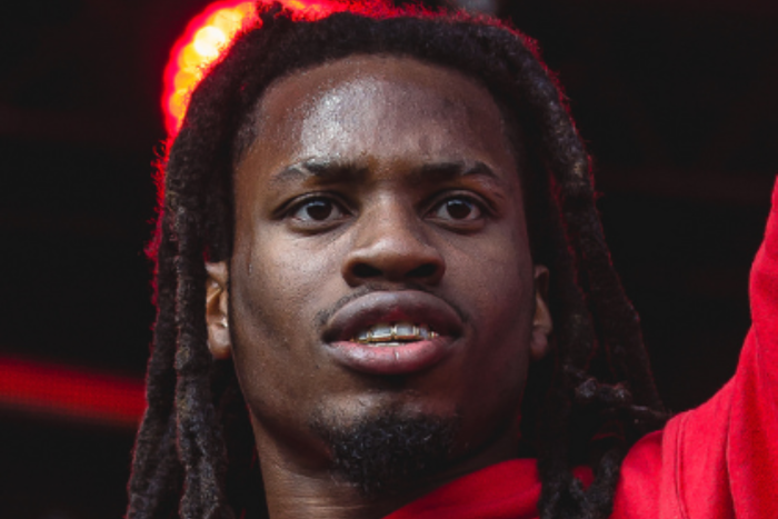 Рэпер Дензел Карри отменил выступление на фестивале Locals Only. «Бумага»